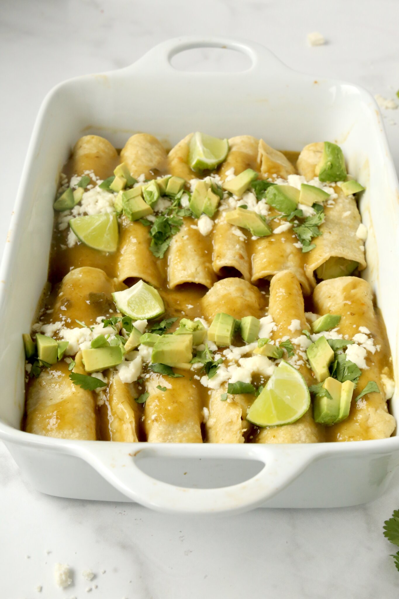 Easy Chicken Avocado Enchiladas with Creamy Tomatillo Sauce (35-Minute ...